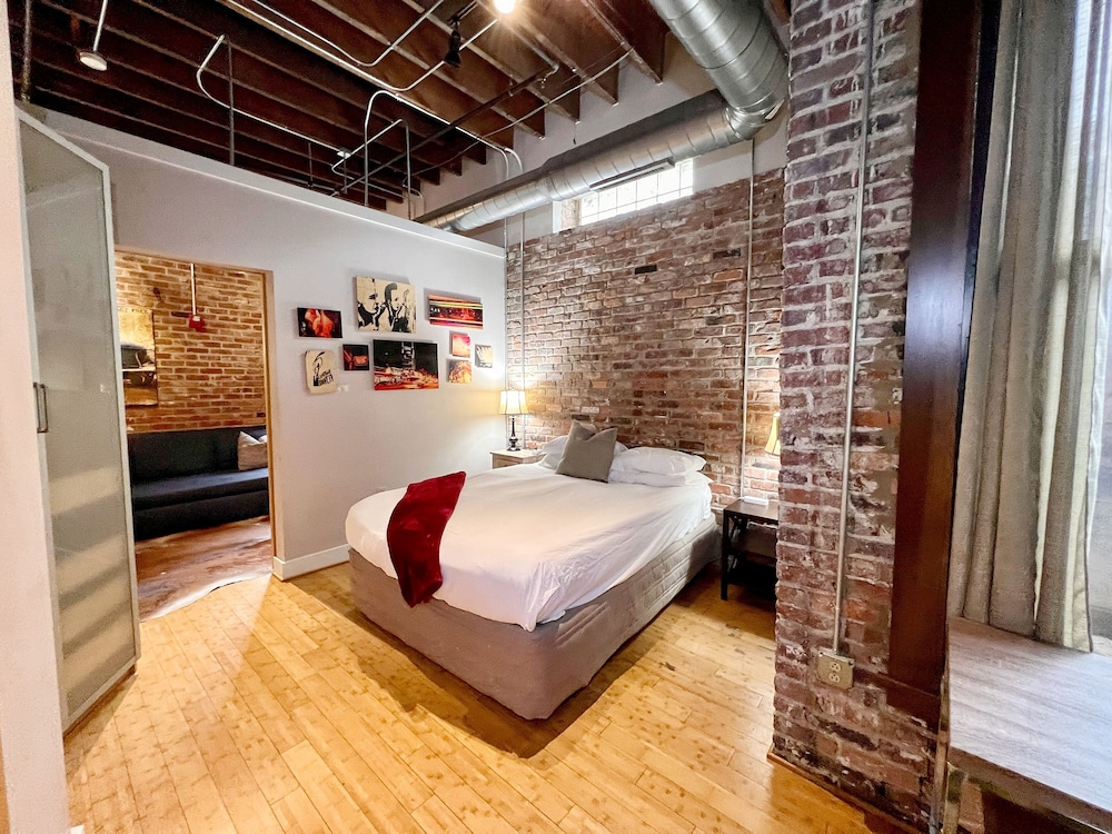Stay Like A Local, No Car Needed! 1 Block To Broadway ~ Waylon Loft By Music City Loft. - ナッシュビル, TN