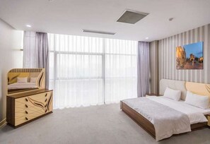 Quarto Duplo ou Twin Standard | Cofre no quarto, camas desdobráveis, Wi-fi grátis 