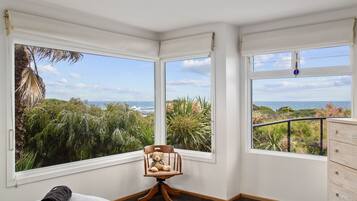 5 quartos, com decoração personalizada, secretária, Wi-fi grátis