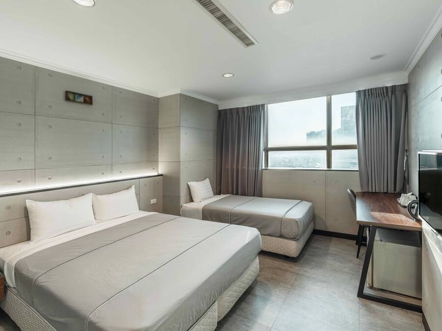 Quarto Triplo Standard, não fumadores | Cortinas/cortinados opacos, quartos insonorizados, Wi-fi grátis