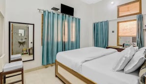 1 quarto, cofres nos quartos, escrivaninha, quartos à prova de som