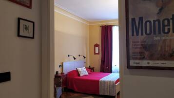 Minibar, secretária, cortinas/cortinados opacos, Wi-fi grátis