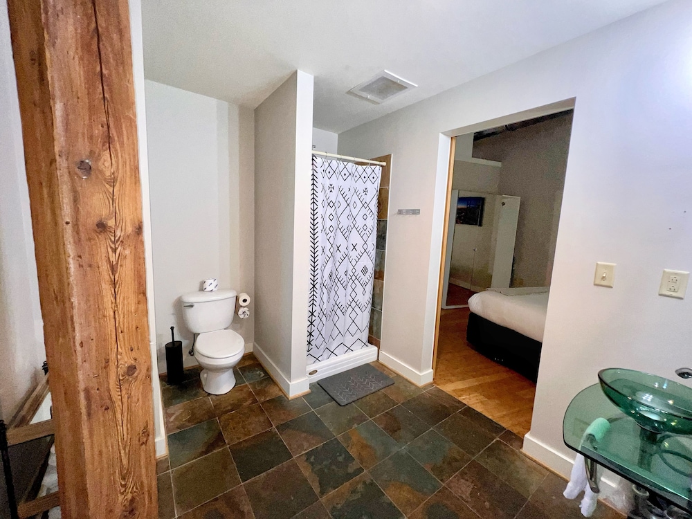 Walk To Broadway! The King George By Music City Loft Management Featuring King Beds. - Nashville, TN
