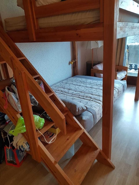 At The Foot Of The Slopes (265 Kms) In Les Carroz D'araches, A 35 M Studio Cabin (4à6) - Cluses