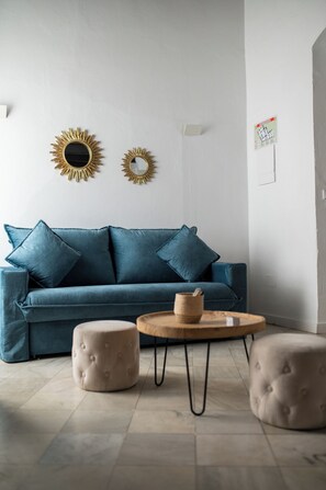 Apartamento luxo, 1 cama Queen e sofá-cama, para não fumantes | Edredons de pluma, individualmente decorados, cortinas blackout