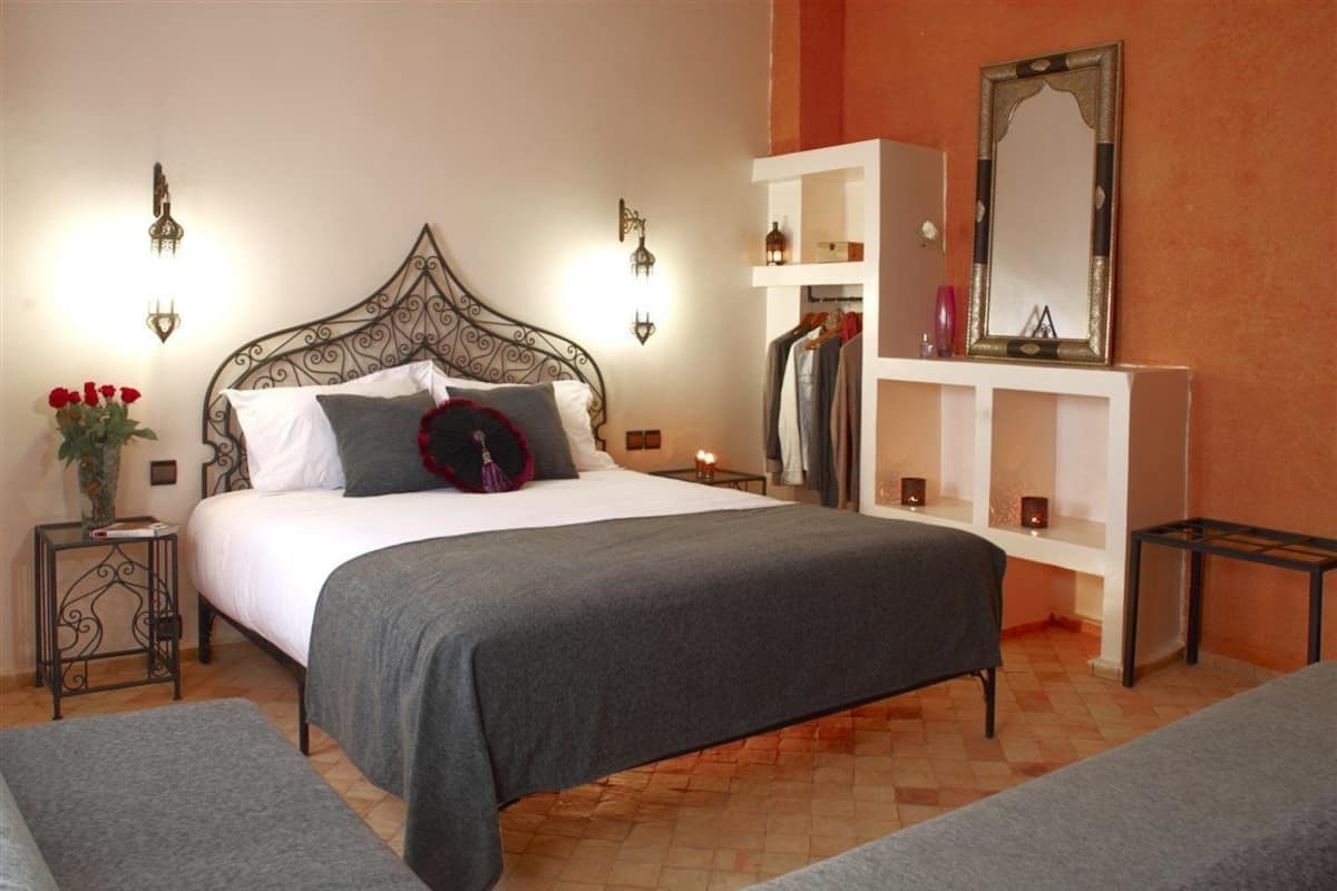 Quarto Duplo ou Twin Standard | Cortinas/cortinados opacos, berços/camas para crianças grátis