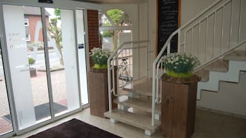 Entrada (vista interior)