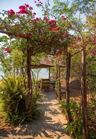 Casa de campo conforto, 2 quartos, cozinha, vista para o lago | Vista para o jardim