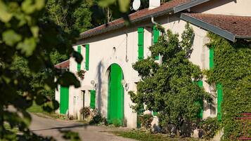 Fachada da propriedade