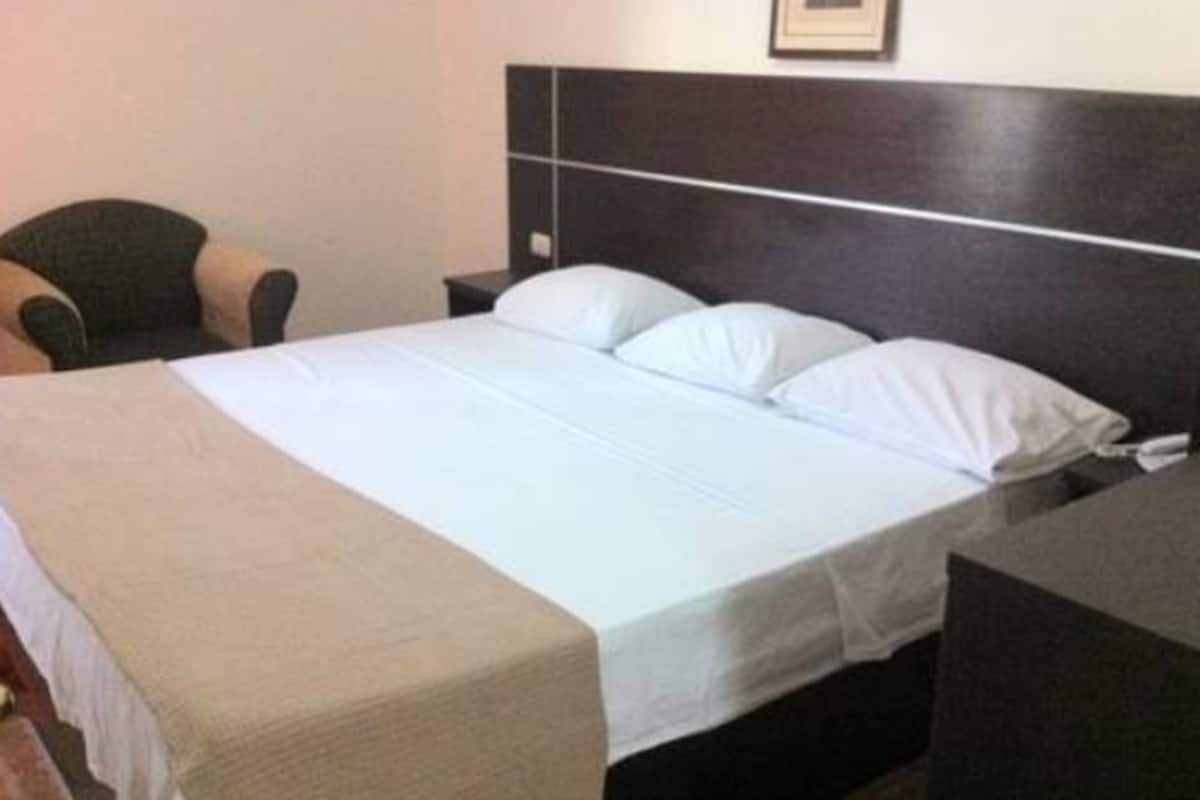 Wi-fi grátis, roupa de cama fornecida