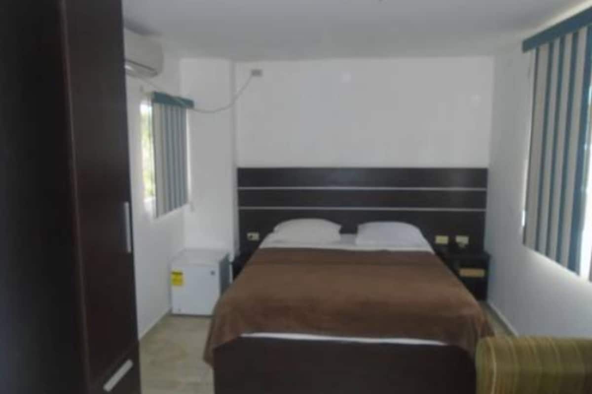 Quarto Duplo Comfort, 1 quarto, não fumadores | Wi-fi grátis, roupa de cama fornecida