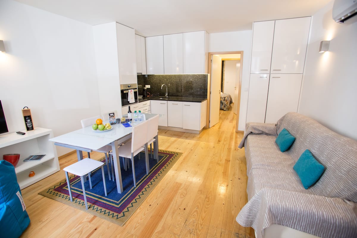 Apartamento, 2 quartos, terraço (1) | Sala de estar | TV de tela plana