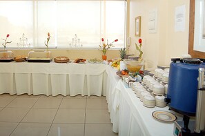Pequeno-almoço tipo buffet diário incluído