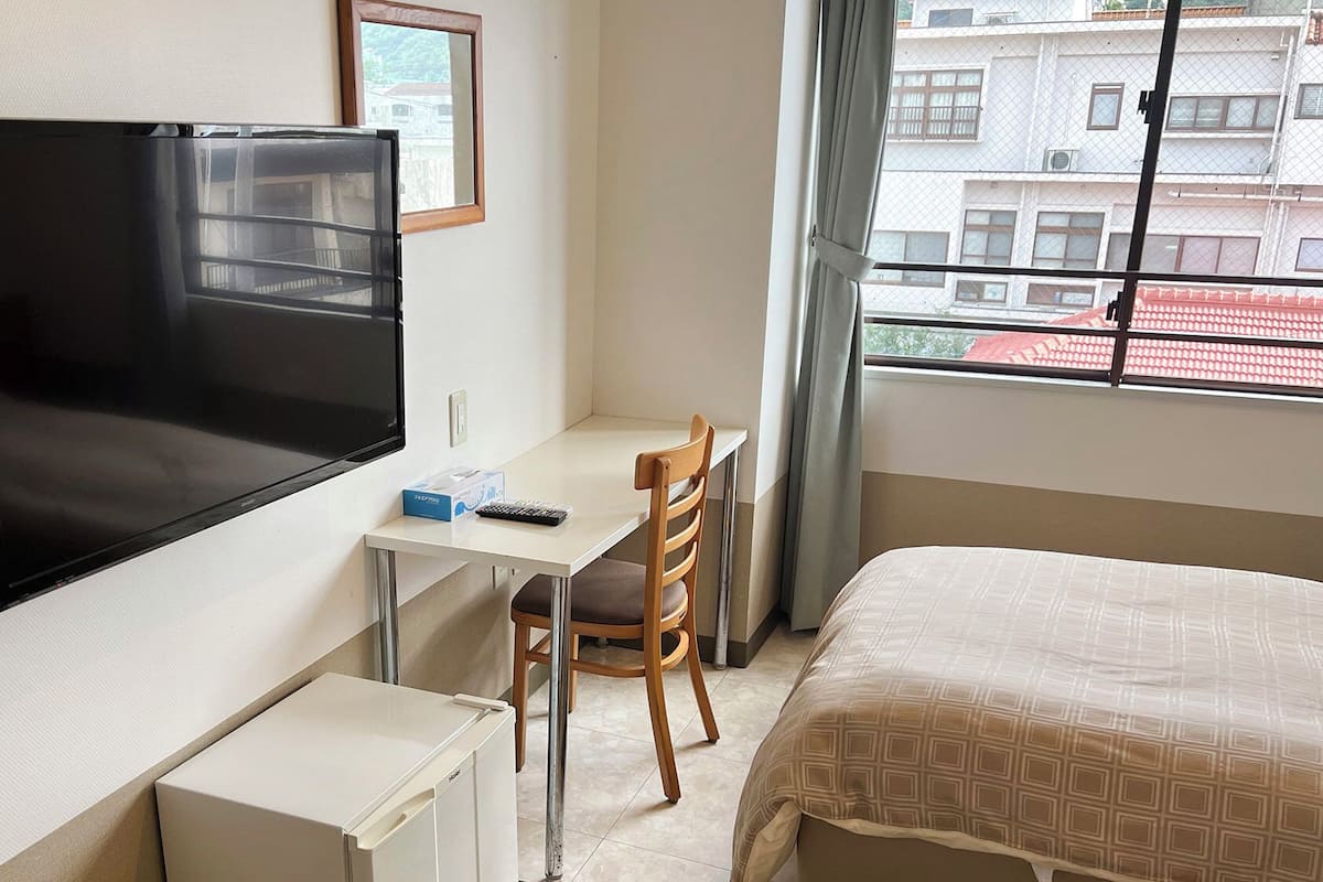 Wi-fi grátis, roupa de cama fornecida