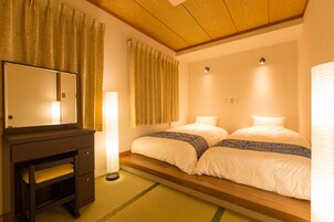 Casa, não fumadores (Private Vacation Home) | Secretária, Wi-fi grátis, roupa de cama fornecida