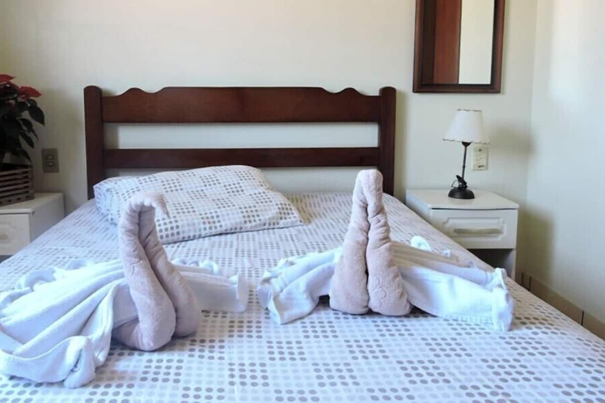Wi-Fi de cortesia, roupa de cama