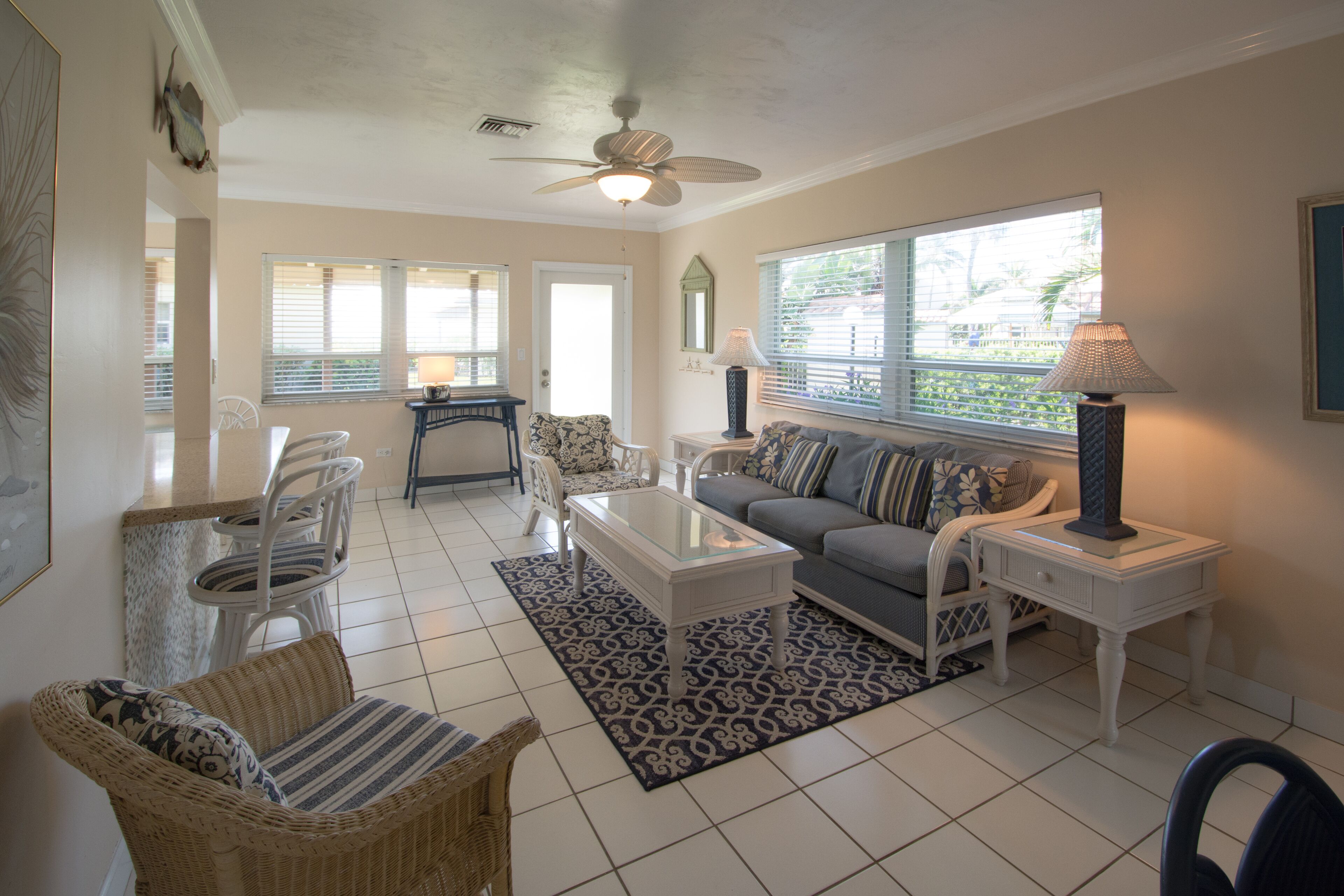 Resort Villa, Ocean View Near Private Beach & Adjacent Pool - Pompano Beach, FL