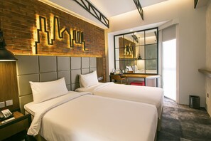 Cofres nos quartos, individualmente decorados, Wi-Fi de cortesia