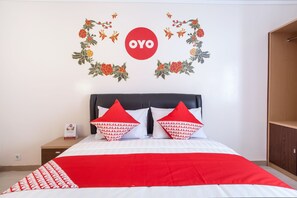 Quarto Duplo Deluxe | Secretária, Wi-fi grátis, roupa de cama fornecida 