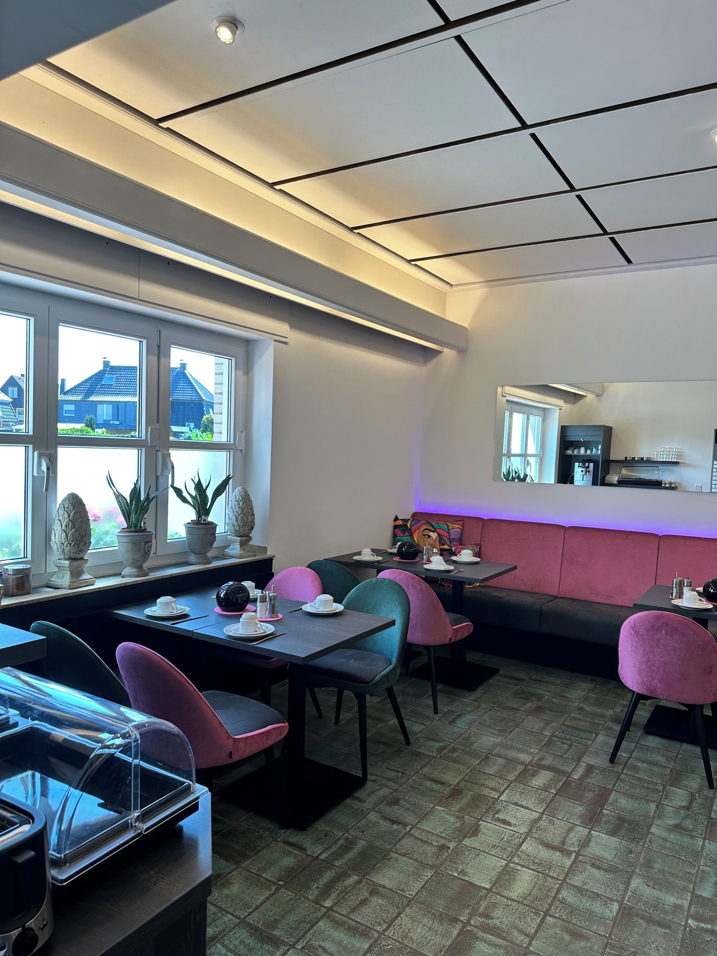 Café da manhã com buffet todos os dias (EUR 14 por pessoa) 