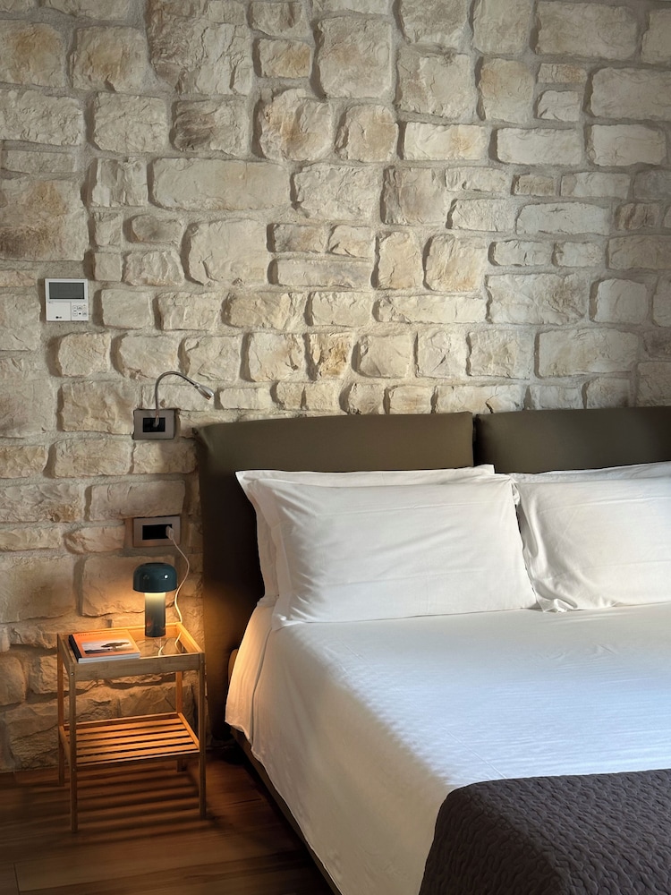 Olivia Rooms Teocrito - Syracuse