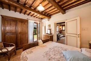 Cofre no quarto, ferro/tábua de engomar, Wi-fi grátis 