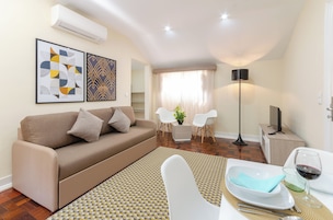 Apartamento Standard | Sala de estar | TV de ecrã plano 