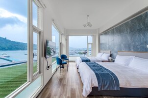 Quarto Quádruplo, vista para o lago | Vista do quarto