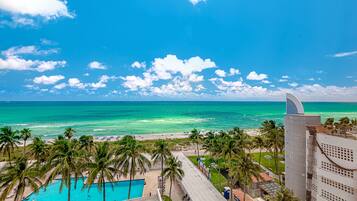 Estúdio Premier, vista para a praia | 1 quarto, roupa hipoalergénica, edredões de penas, cofre no quarto