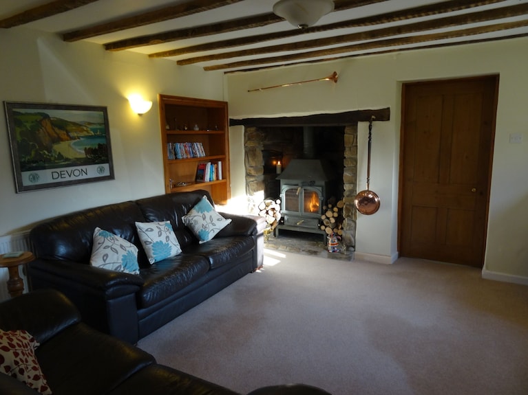 Peaceful Rural Location Set Within 5 Acres Of Pasture And Woodland, Pet Friendly - Devon