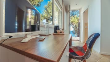 Quarto Duplo Deluxe, em frente ao mar | Vista para a água