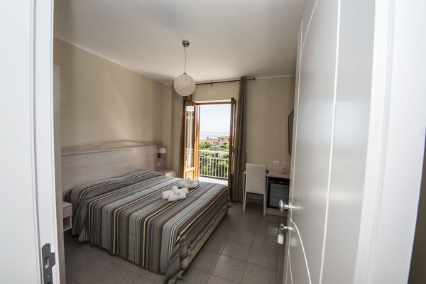 Donna Rosa Accommodation - Tropea