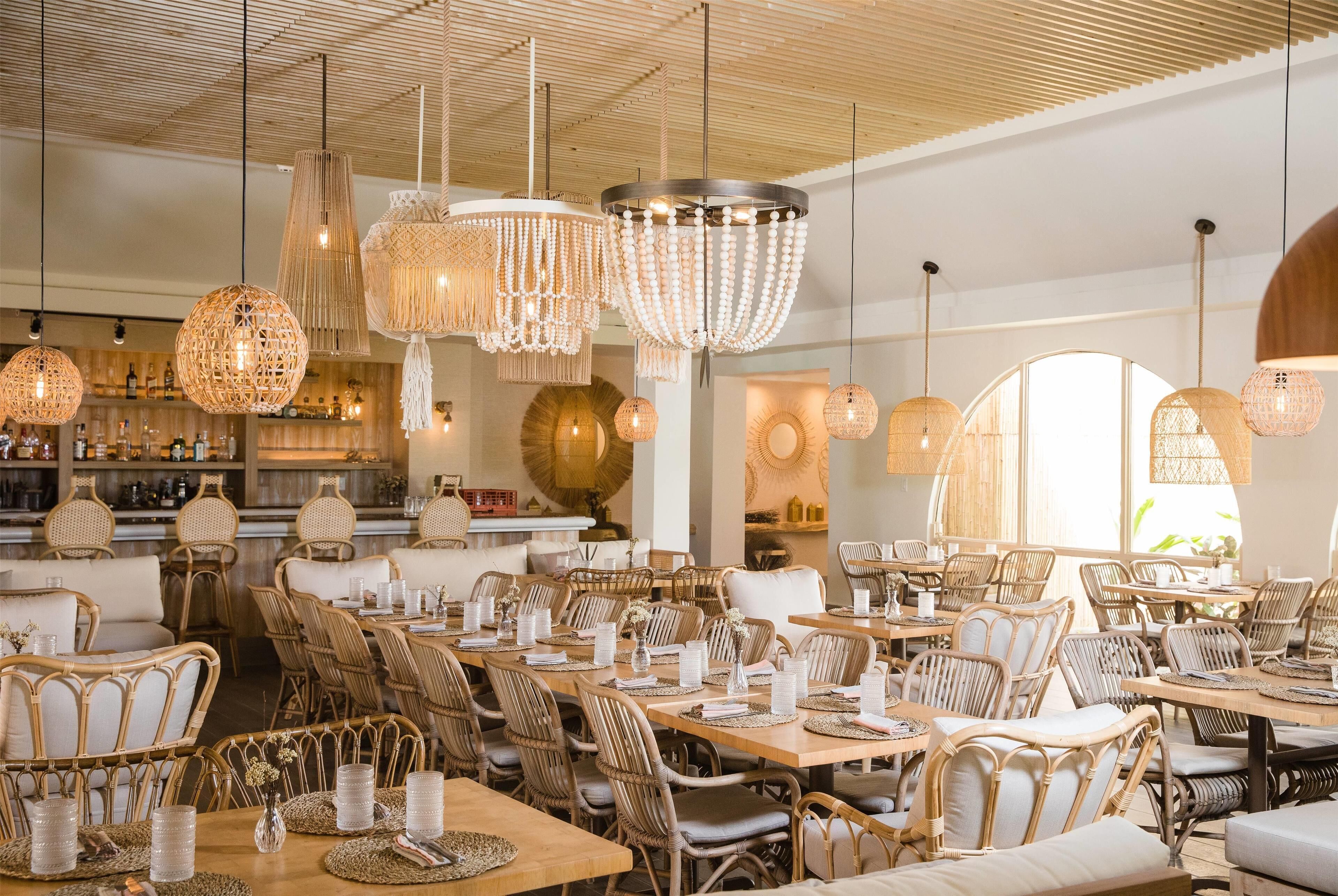 5 restaurantes: servem pequenos-almoços, almoços, jantares e brunches