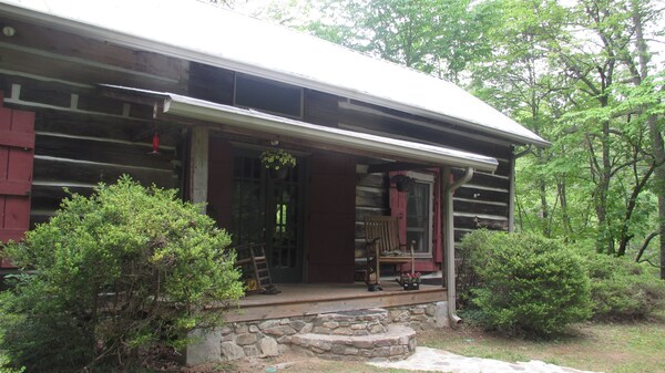 Lake Santeetlah Log Cabin - Calderwood Lake, TN