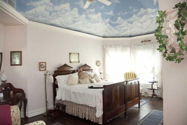 Lillian Farms Bed & Breakfast - Navasota, TX