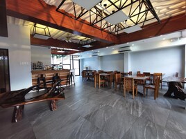 Pequenos-almoços, almoços e jantares servidos