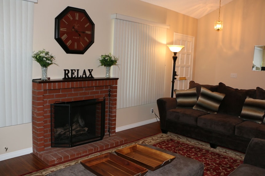 Όμορφο ανακαινισμένο Townhome W \/ γρήγορη βόλτα στο Disney Resort & μετατροπών. κέντρο - Anaheim, CA