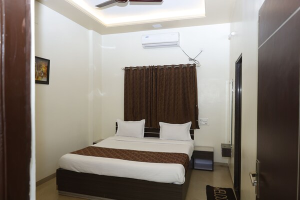 Balaji Lodging - Pandharpur