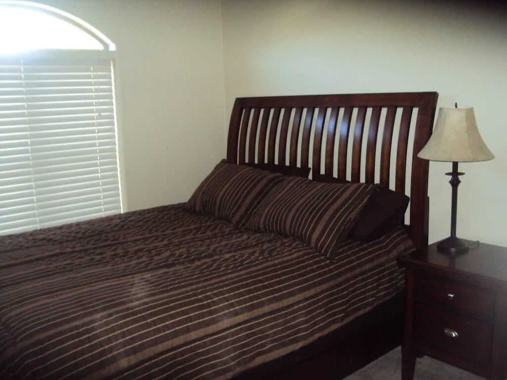 *Summer Specials** Scenic Golf Course 3 Bed Home W/ Private Pool And Hot Tub - San Tan Valley, AZ