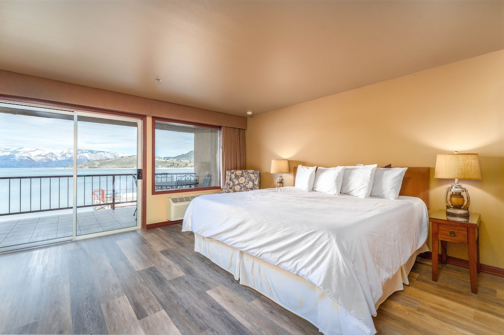 Grandview 201 Waterfront King Suite With Lake View - Chelan, WA