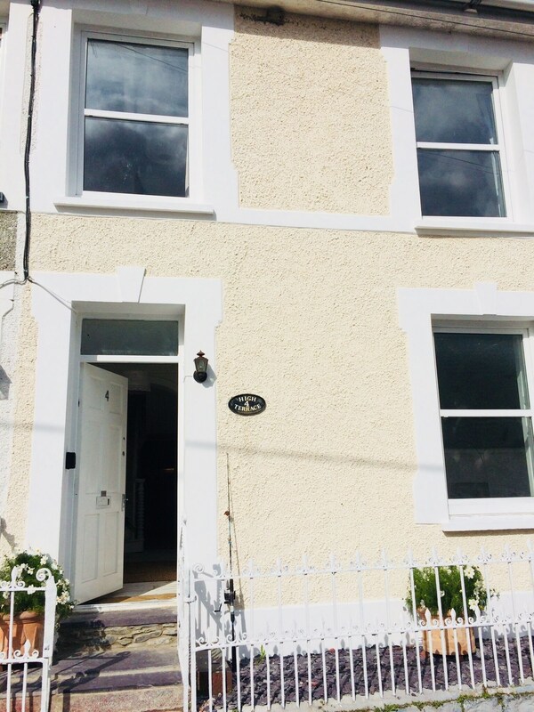 Refurbished Traditional Cottage Dog Friendly Sea Views 2 Minutes To The Beach - New Quay