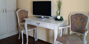 Quarto casal | Escrivaninha, quartos à prova de som, Wi-Fi de cortesia, roupa de cama