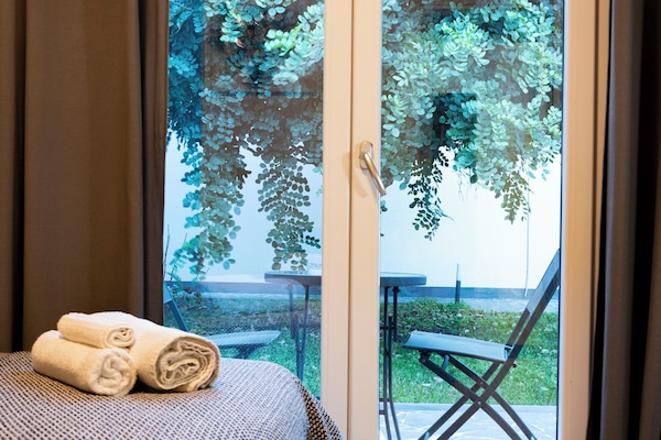 Quarto Duplo, vista para o jardim | Com mobília individualizada, secretária, Wi-fi grátis
