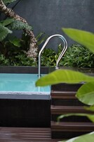 Piscina exterior, espreguiçadeiras
