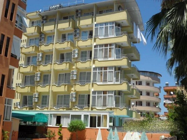 Fachada da propriedade