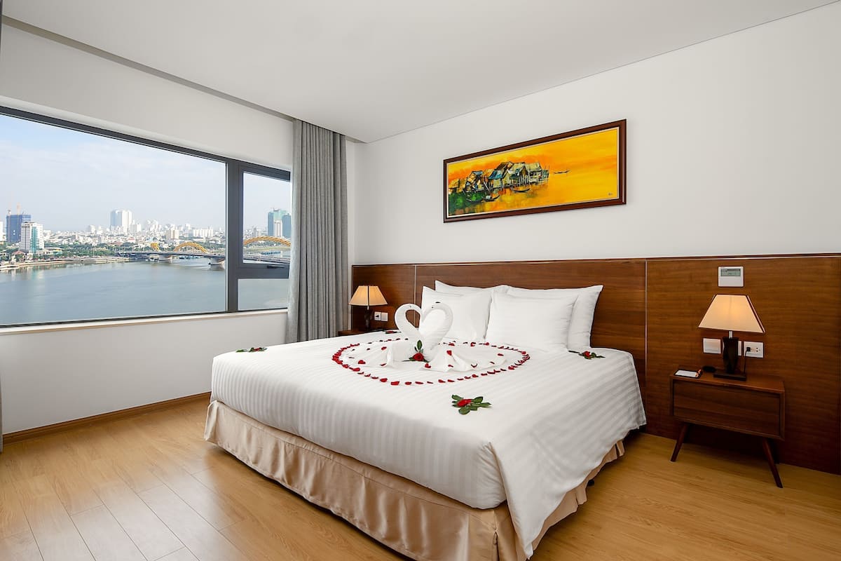 Suite Sénior, 1 cama king-size | Roupa hipoalergénica, minibar, cofre no quarto