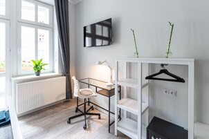 Superior Plus (103) | Sala de estar | TV de ecrã plano, Netflix 