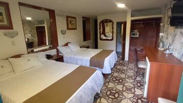 Quarto casal | Frigobar, escrivaninha, Wi-Fi de cortesia