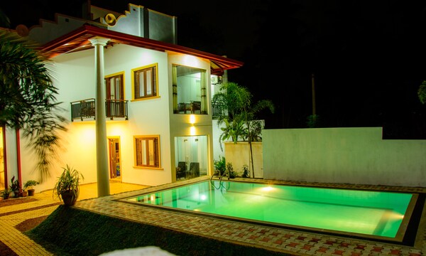 Villa White - Hikkaduwa