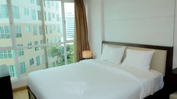 Quarto | 2 quartos, secretária, roupa de cama fornecida